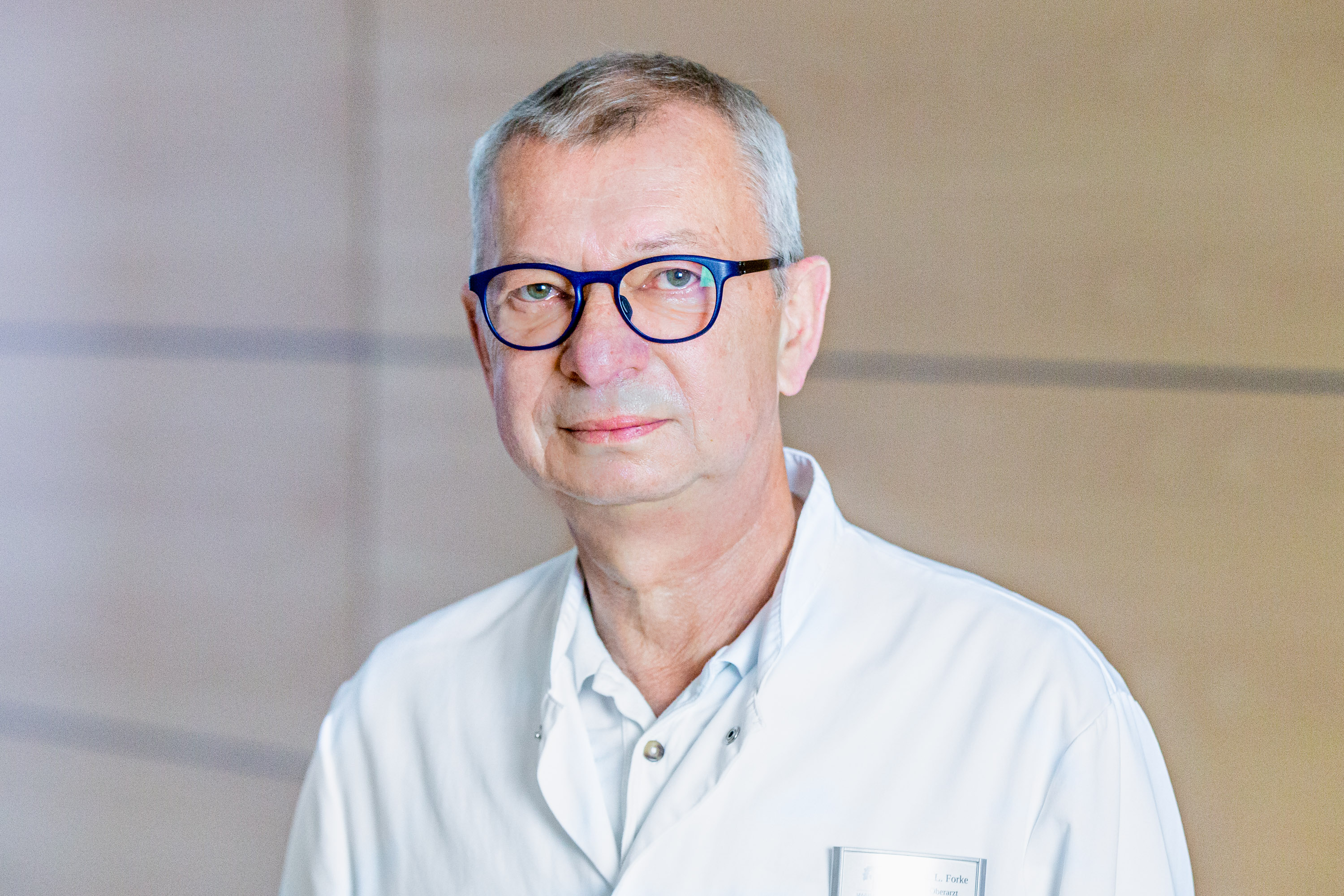 Spezialimplantate zur Behandlung schwerer arthritischer Zerstörungen ...